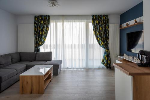 JAD Luxury 3 Rooms & 2 Rooms Apartments Urban Plaza, Braşov (updated ...