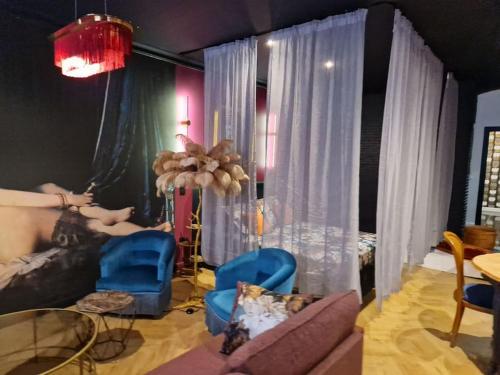 Le Boudoir D'Olympe Appartement érotico-romantique, Montauban – Updated ...