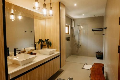 Reef Side Exclusive Beachfront House in Cebu, Catmon (updated prices 2024)