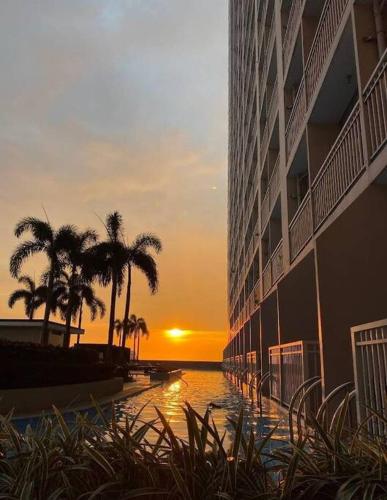 Condo in Pasay@ Breeze Residence by: Lsh Staycation, Manila (updated ...