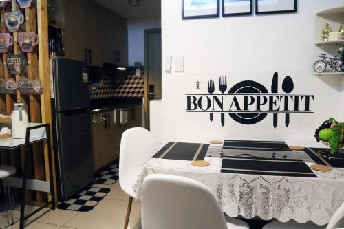 Condo in Pasay@ Breeze Residence by: Lsh Staycation, Manila (updated ...