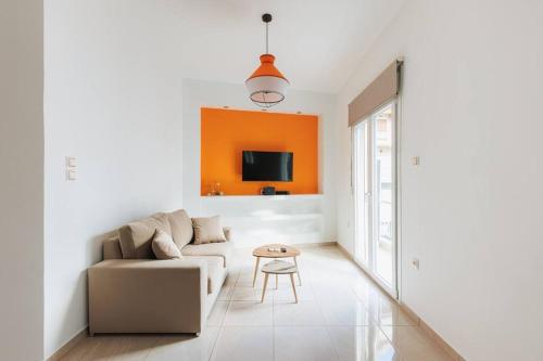 Colourful cosy apartment at Panormou metro station, Athens (updated ...