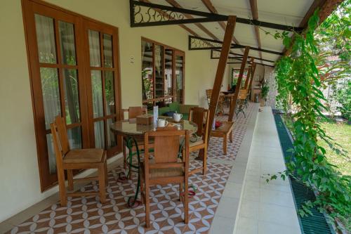 Veranda Java - Traditional & Modern Javanese Villa, Godean (updated ...