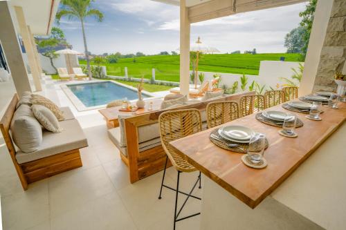 Santorini Sunset NEW 4 BR villa with beautiful rice paddy view and a ...