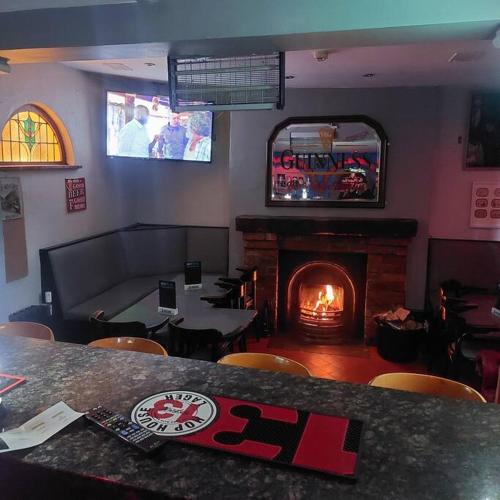 Irish Pub in Causeway Town Centre, Coleraine (updated prices 2024)