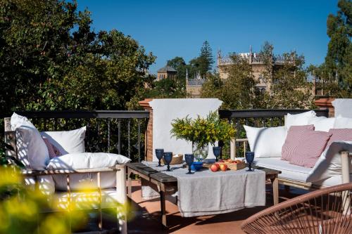 Villa Alfonso, Restored Palace House with gardens and Monuments Views ...