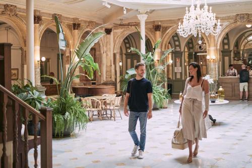 Oriente Atiram, Barcelona – Updated 2024 Prices