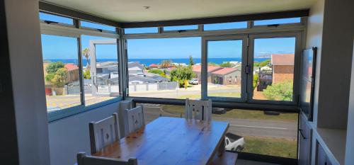 Perlemoen 301, Hartenbos (updated prices 2024)