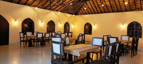 Golden hut resort, Kālīnagar (updated prices 2024)