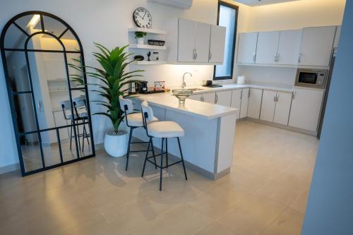 Luxury Apartment 3 Bedroom & Rooftop, Irqah Riyadh, Riyadh (updated ...