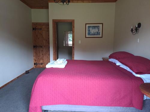 Ahaura Lodge & Waterwheel Farm Stay, Totara Flat (updated prices 2025)