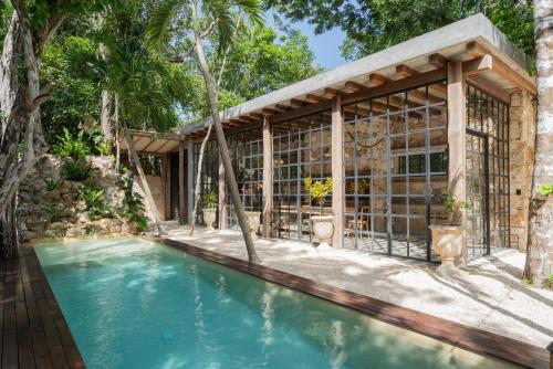 Casa Uh, Francisco Uh May (updated prices 2024)