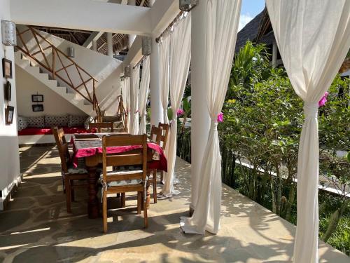 Paka House-Rafiki Village, Watamu (updated prices 2025)