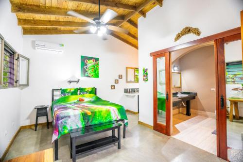 La Rana Deluxe Villa - Riverfront With A Pool, Uvita (updated prices 2024)