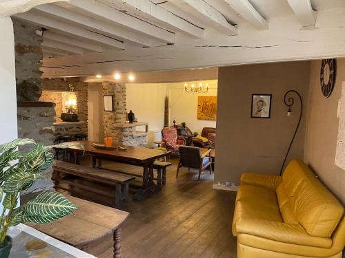 Maison familiale de campagne - 10 personnes, Le Vézier (updated prices ...