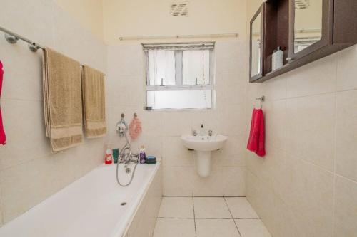 Oakdale guest house, Cape Town (updated prices 2024)