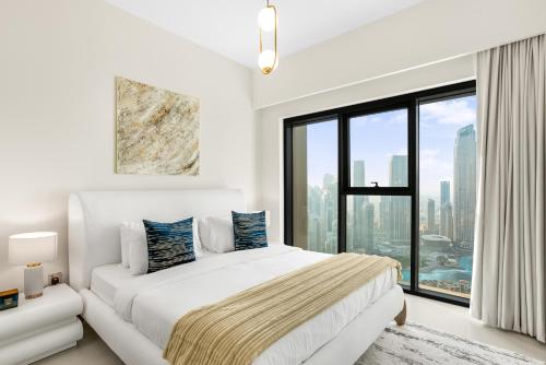 Exclusive 2 & 4 bedroom Apt with Burj Khalifa - Fountain and City Views by Meerak, Dubai ...