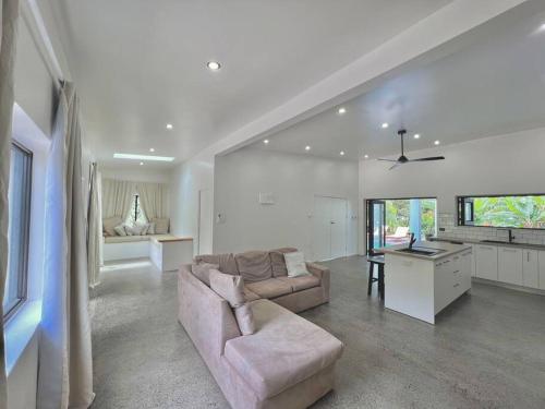 Taputu House Luxury Oasis, Matavera (updated prices 2024)