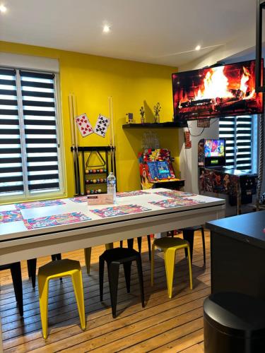 *ARCADE.ROOM*, Magenta (updated prices 2024)