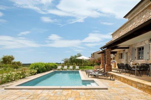 Rustic Villa Rubus with a pool in Istria, Sveti Lovreč Pazenatički ...