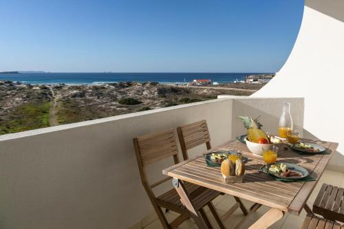 Baleal Beachfront, Ferrel (updated prices 2024)