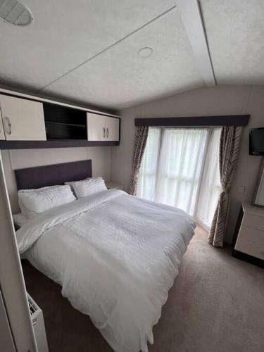 Cosy family farm static caravan, Dalton (updated prices 2024)