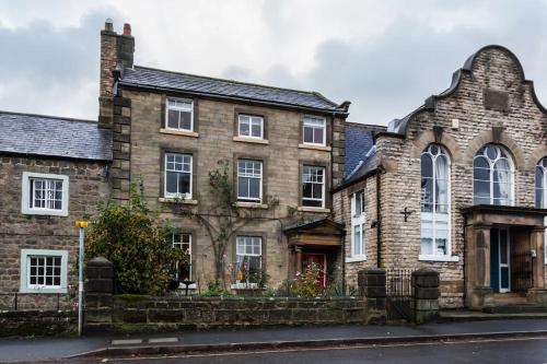 Number 29, a Grade two listed house in Masham, Masham (updated prices 2024)