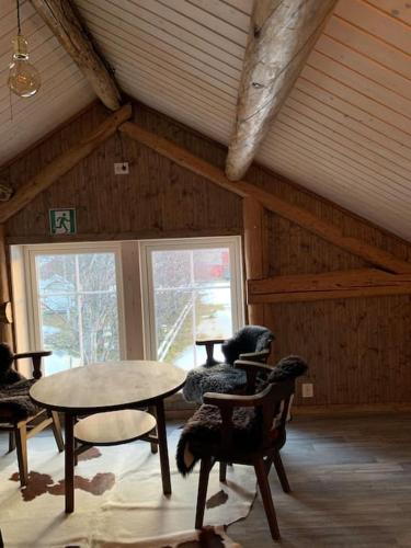 Lofoten- Feriehus Fjøsen, Ørsvåg (updated prices 2025)