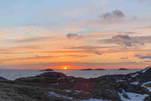 Lofoten- Feriehus Fjøsen, Ørsvåg (updated prices 2025)