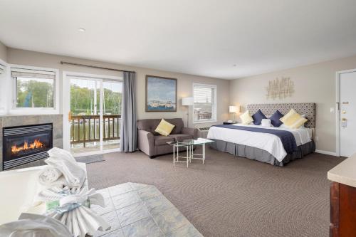 Old Harbor Inn, South Haven (updated prices 2025)