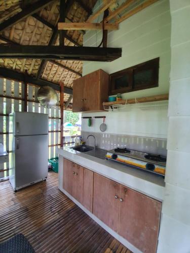 Islas Moriones Beach Resort, Maniwaya (updated prices 2024)