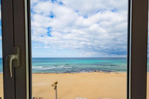 La finestra sul mare Erice beach, Casa Santa (updated prices 2025)