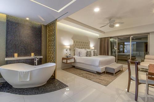 Residential Retreat 3 Bedroom Suite Ocean Front Garza Blanca Los Cabos ...