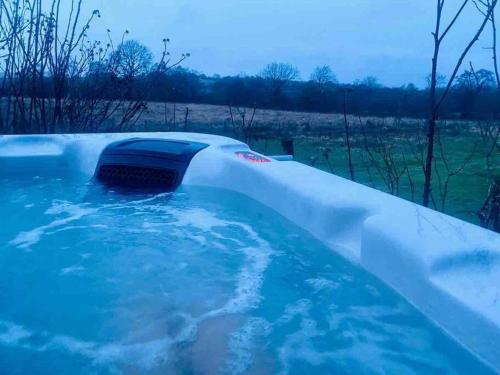 Ysgubor y Tanybryn The barn with a view and a spa., Tregaron (updated ...