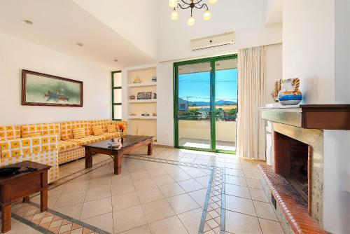 Beachfront Villa Rhodes SeaShell, Gennadi (updated prices 2025)