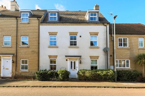 Maxwell Gardens, Huntingdon (updated prices 2024)