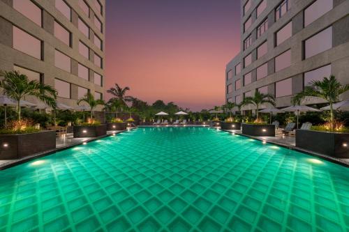 Aurika, Mumbai Skycity - Luxury by Lemon Tree Hotels, Mumbai – Updated ...