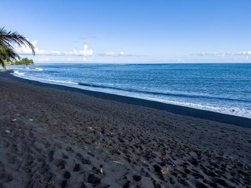 TAHITI - Bungalow Taharuu Surf Piti, Papara (updated prices 2024)