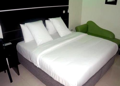 Hotel De Rigg Place - Alaka Estate, Surulere, Lagos, Nigeria - Booking.com