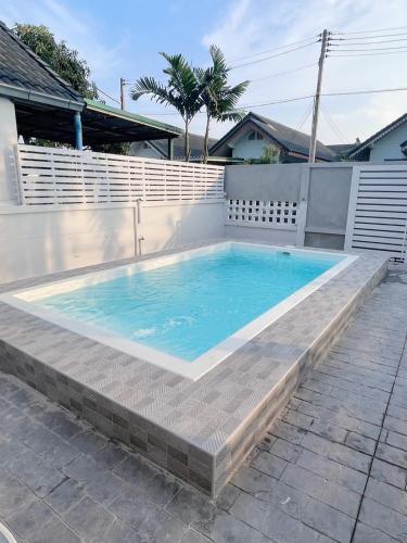 Sugar Beach Pool Villa Bangsaen, Ban Muang (1), Thailand - Booking.com