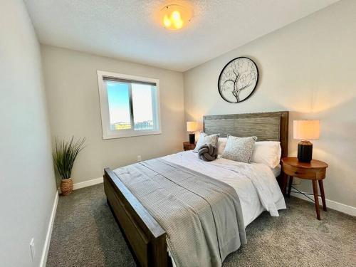Edith Green Duplex, Calgary (updated prices 2024)