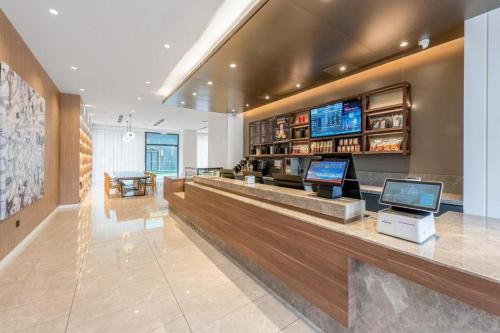 Hanting Premium Hotel Hanzhongyang County Zhu'Er Plaza, Yang, China ...