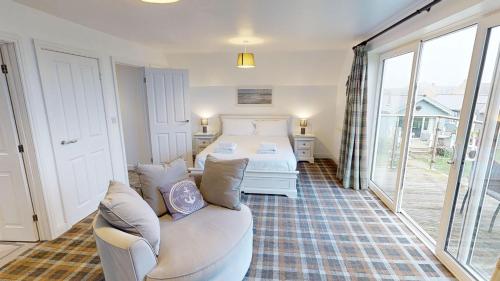 Bayside at The Bay Filey, sleeps 10 in 4 bedrooms, pet-free, Filey ...