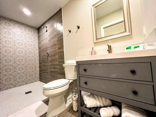 Exclusive Lake Tiny House in Beautiful Japanese Garden, Homestead ...