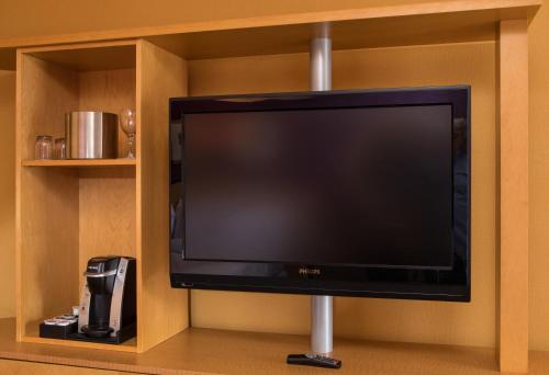 Pier 5 Hotel Baltimore, Curio Collection by Hilton, MD - Booking.com
