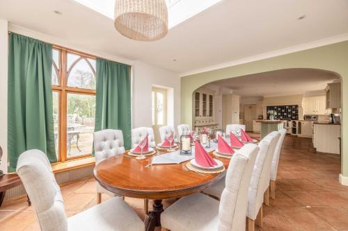 The Old Mill House, Windsor Riverside Hidden Gem!, Windsor (updated ...