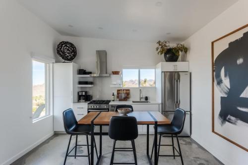 Joshua Tree l Sunset Heights l Pool-Spa Above Park, Joshua Tree ...