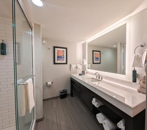 DoubleTree by Hilton Hotel Oak Ridge - Knoxville, Oak Ridge (updated ...
