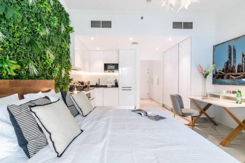 FIRST CLASS Studio with Premium and Stylish, Dubai (updated prices 2024)