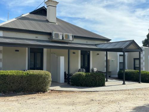 Pirathon Country Estate, Tanunda (updated prices 2025)